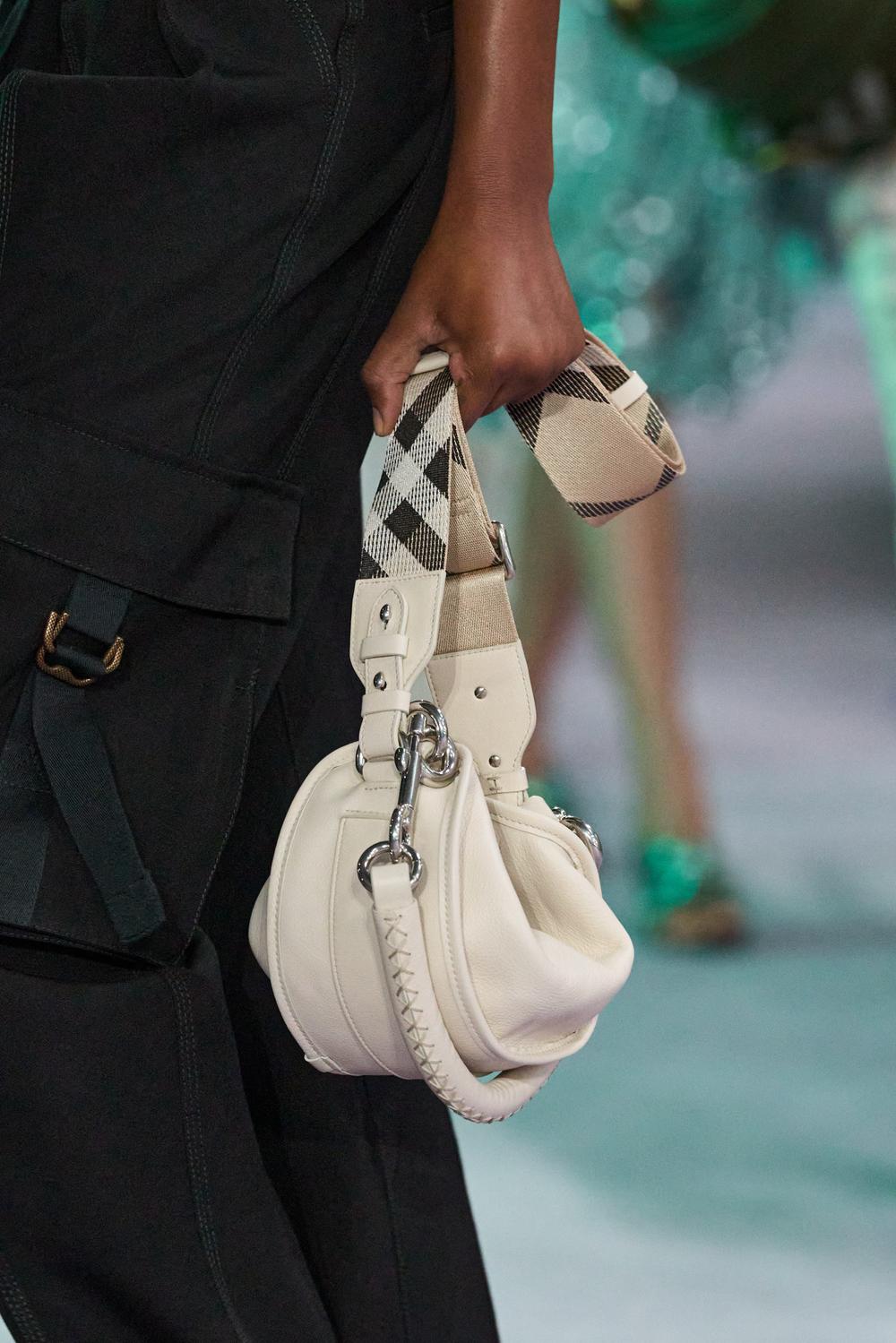 Défilé - Burberry - Prêt à porter Printemps-Eté 2025